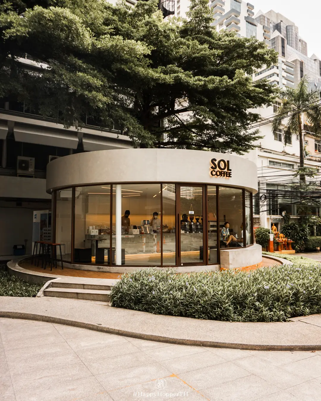 SOL COFFEE @ Ocean Tower 2 อโศก | แกลเลอรีที่โพสต์โดย Happy Hopper | Lemon8