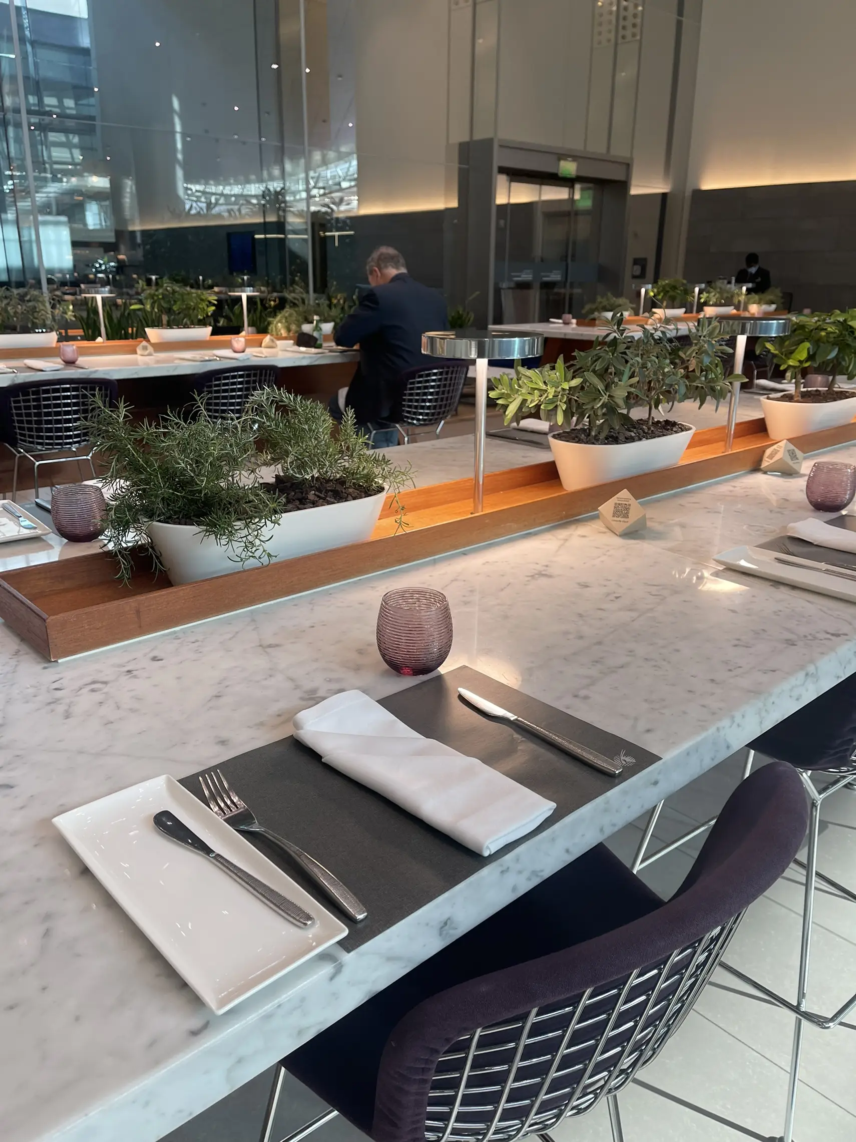 ใช้ชีวิตใน Al Mourjan Business Lounge กว่า 20 ชั่วโมง🛬 | แกลเลอรีที่โพสต์โดย nut_chiranan | Lemon8