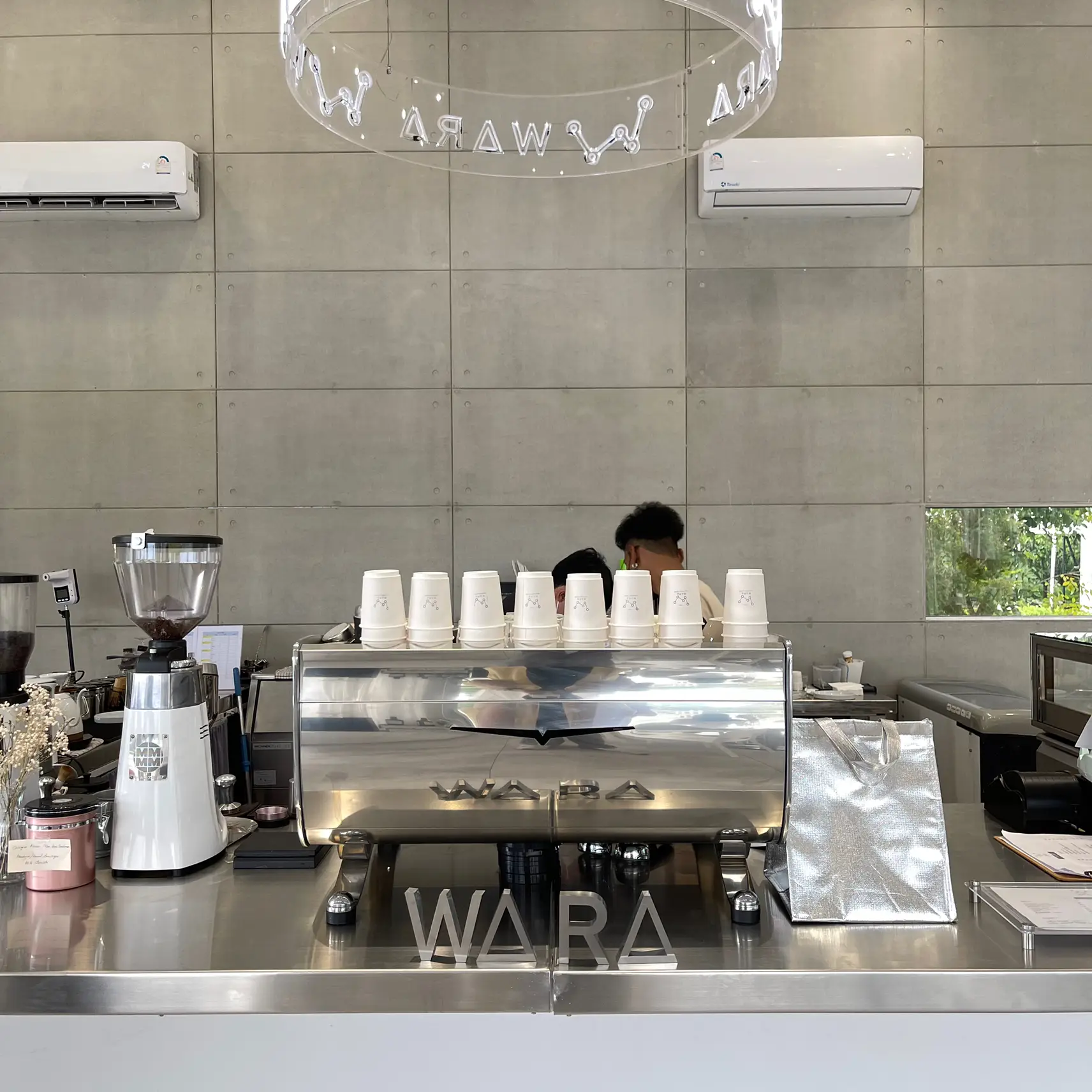 รีวิวคาเฟ่ลับ สมุทรสาคร 🤍💚💙💛 | แกลเลอรีที่โพสต์โดย k.poncha | Lemon8