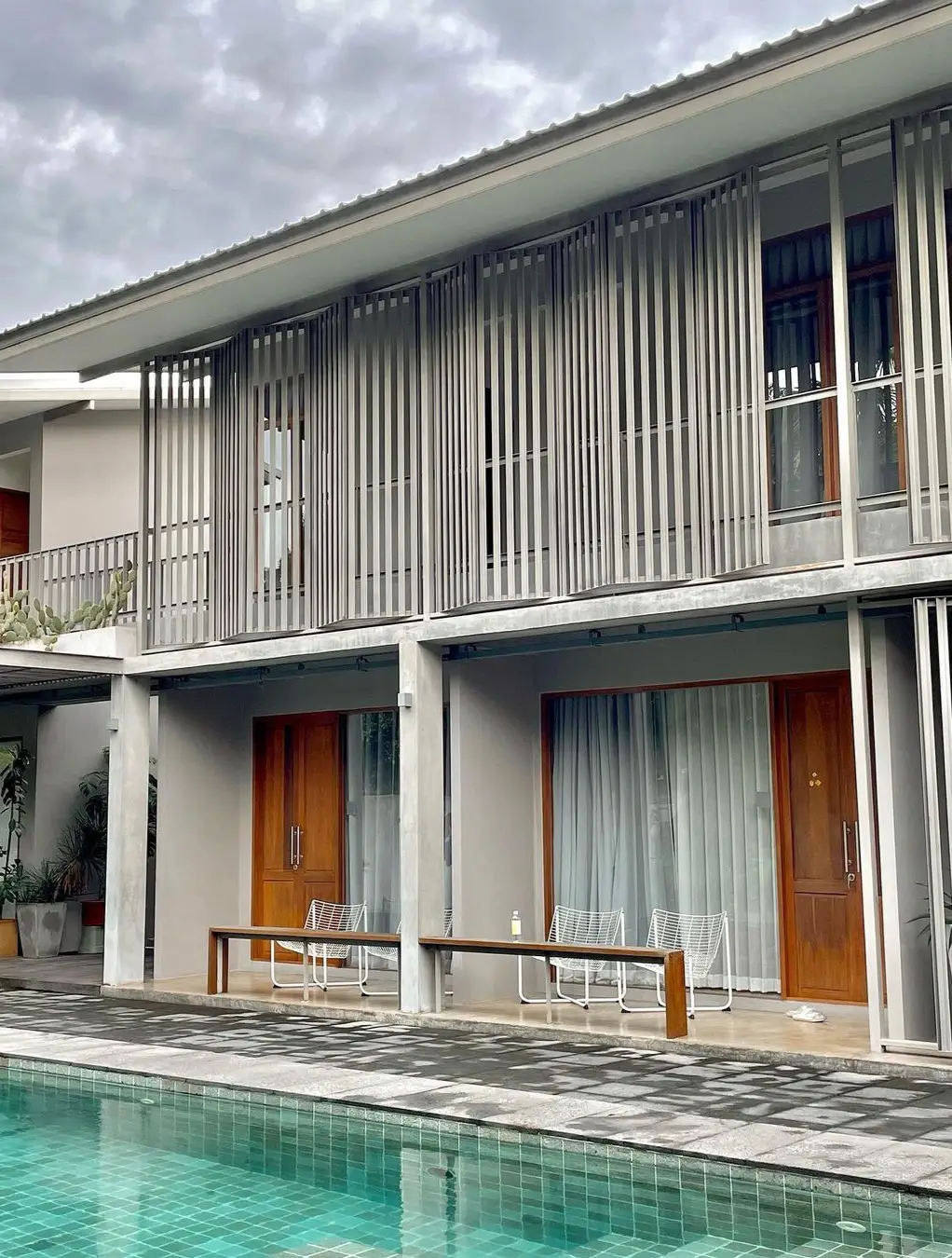 SUNKISS Pool.Bed.Cafe คาเฟ่น่ารักสุดชิล บรรยากาศร่มรื่น 🌊💖 | แกลเลอรีที่โพสต์โดย Bowbw 🎀 | Lemon8