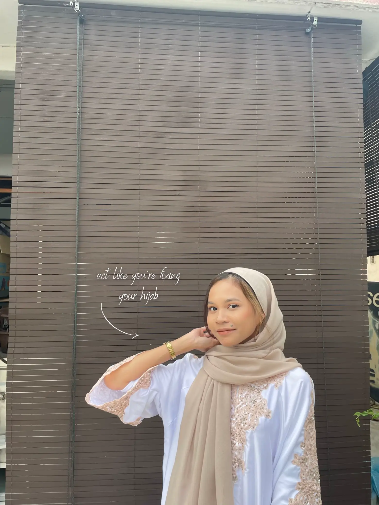 One Hand Pose | Gallery posted by antasya | Lemon8