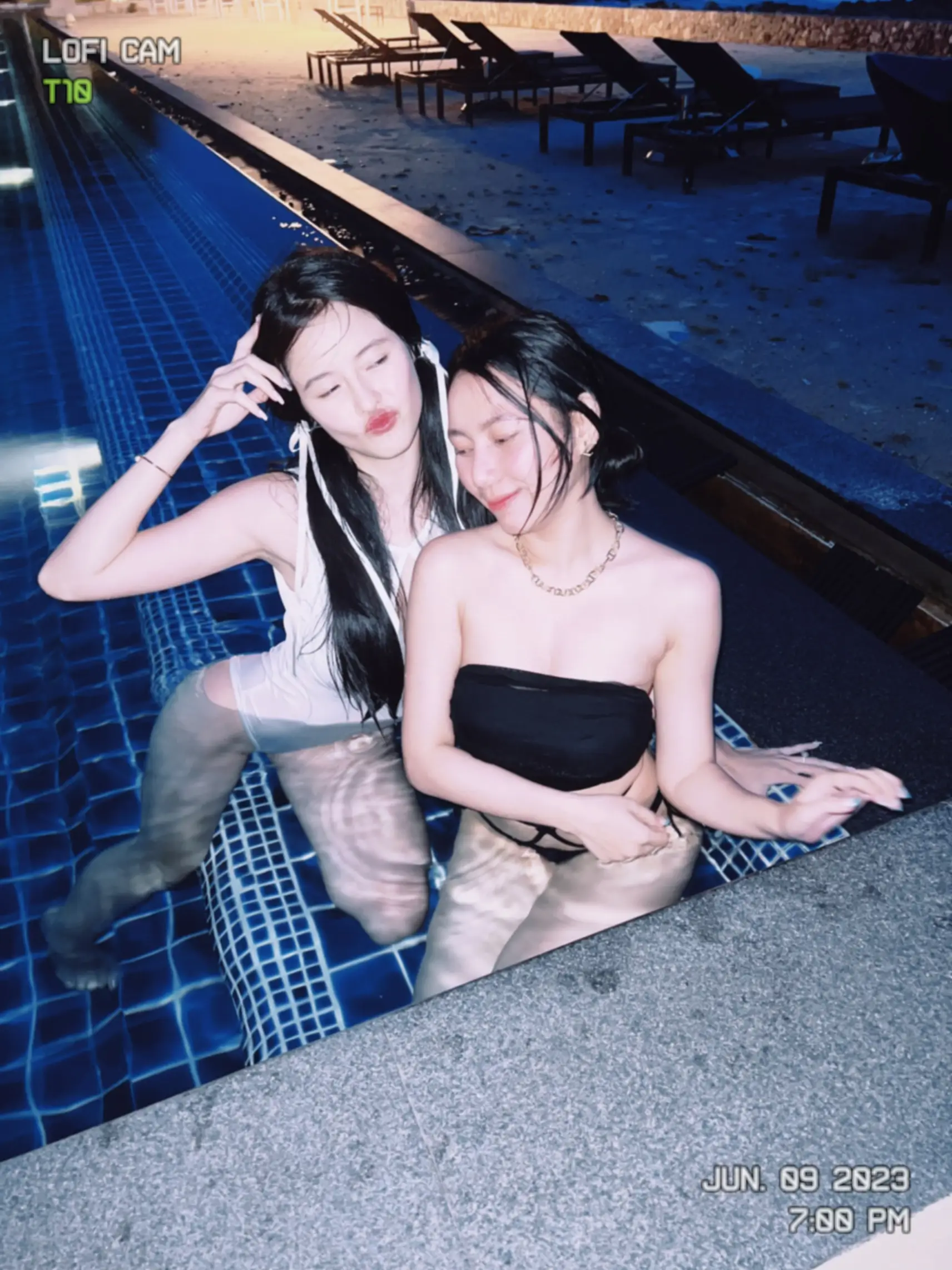 Film Camera App Chinese Girl Fuse Night Shoot Super Bang Picture 📷 | Gallery posted by Nicha ...