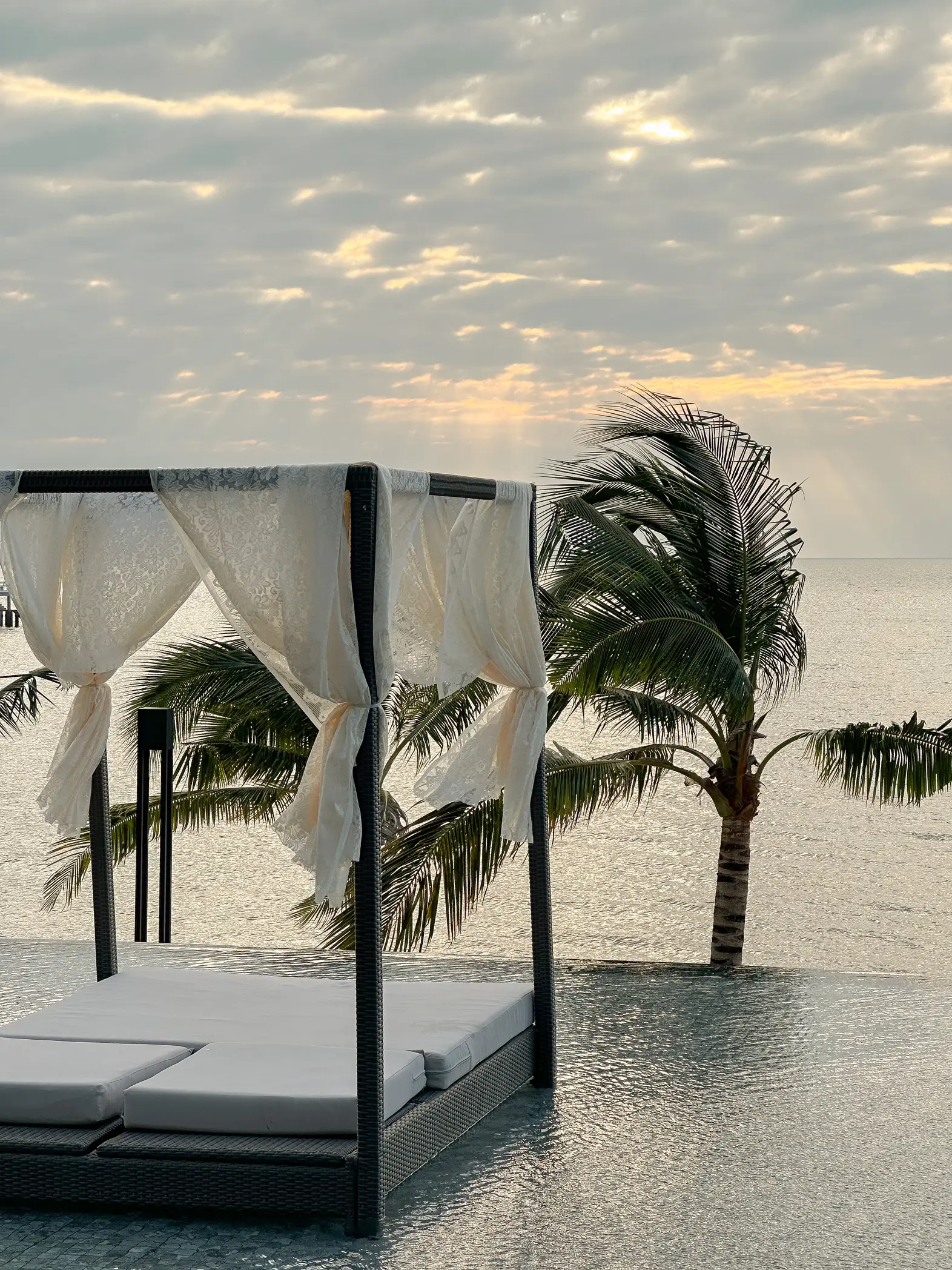 Symphony of the sea hotel บางแสน | แกลเลอรีที่โพสต์โดย Rasita🦋 | Lemon8