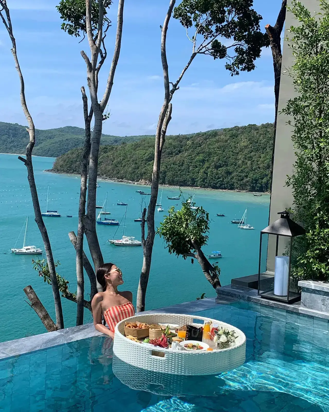 🌴Floating breakfast w/ sea view | V Villas Phuket | แกลเลอรีที่โพสต์โดย ...