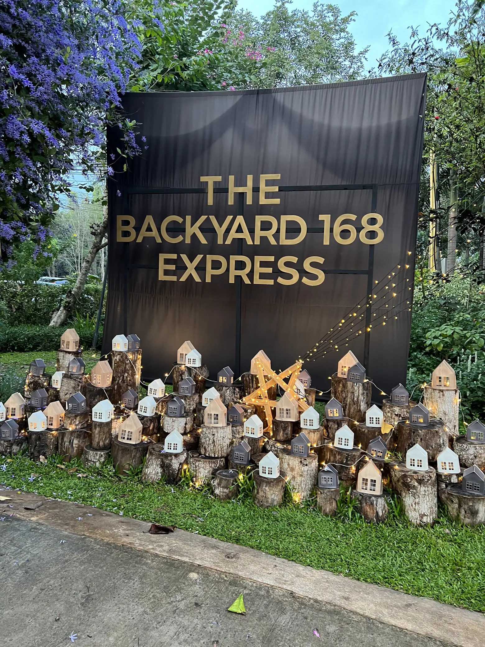 The Backyard สวนผึ้ง | แกลเลอรีที่โพสต์โดย iisαツ | Lemon8