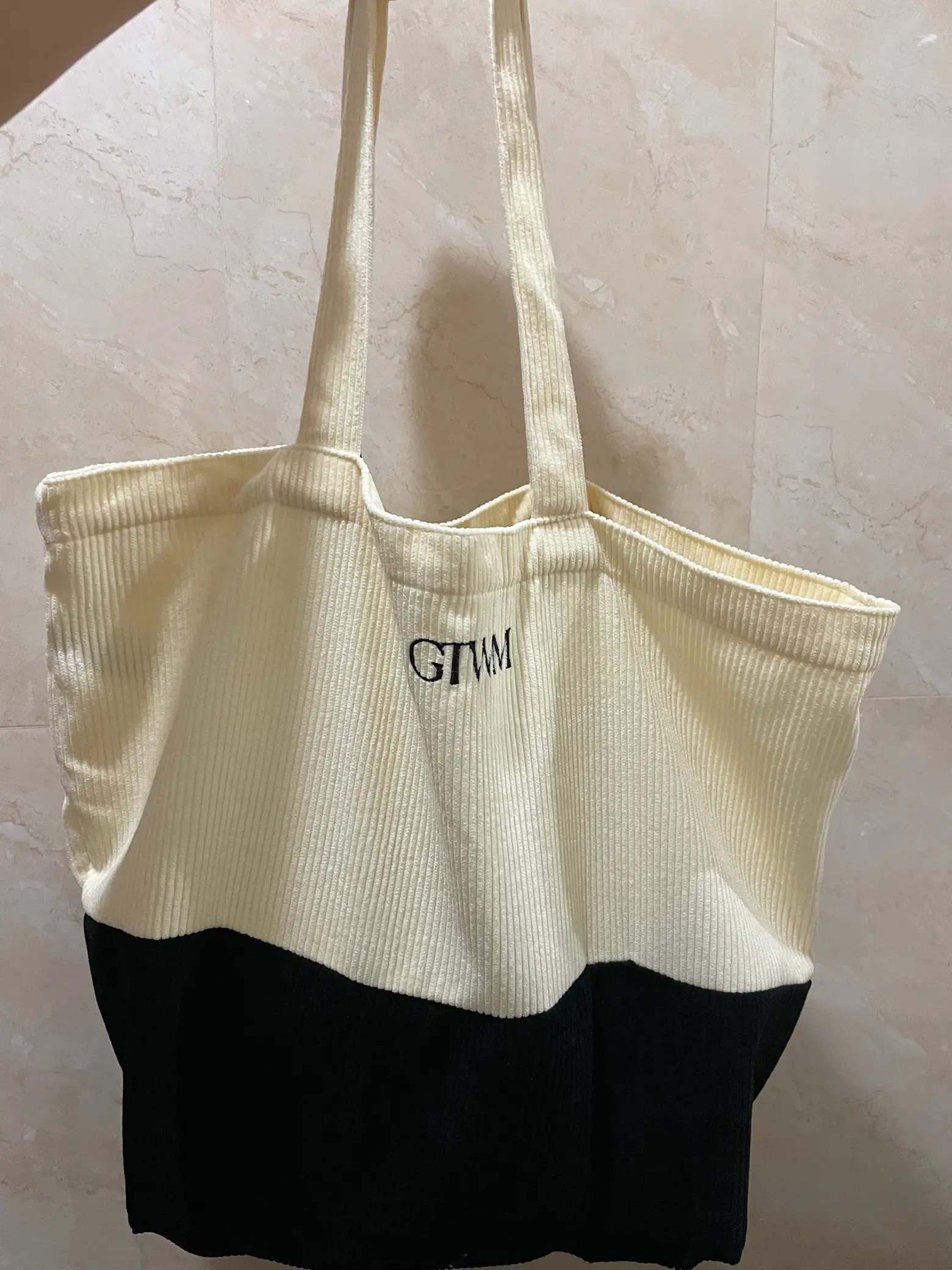 กระเป๋าผ้าจากแบรนด์สุดฮิตของสาวๆ ณ ขณะนี้ GTWM💖 | แกลเลอรีที่โพสต์โดย ...