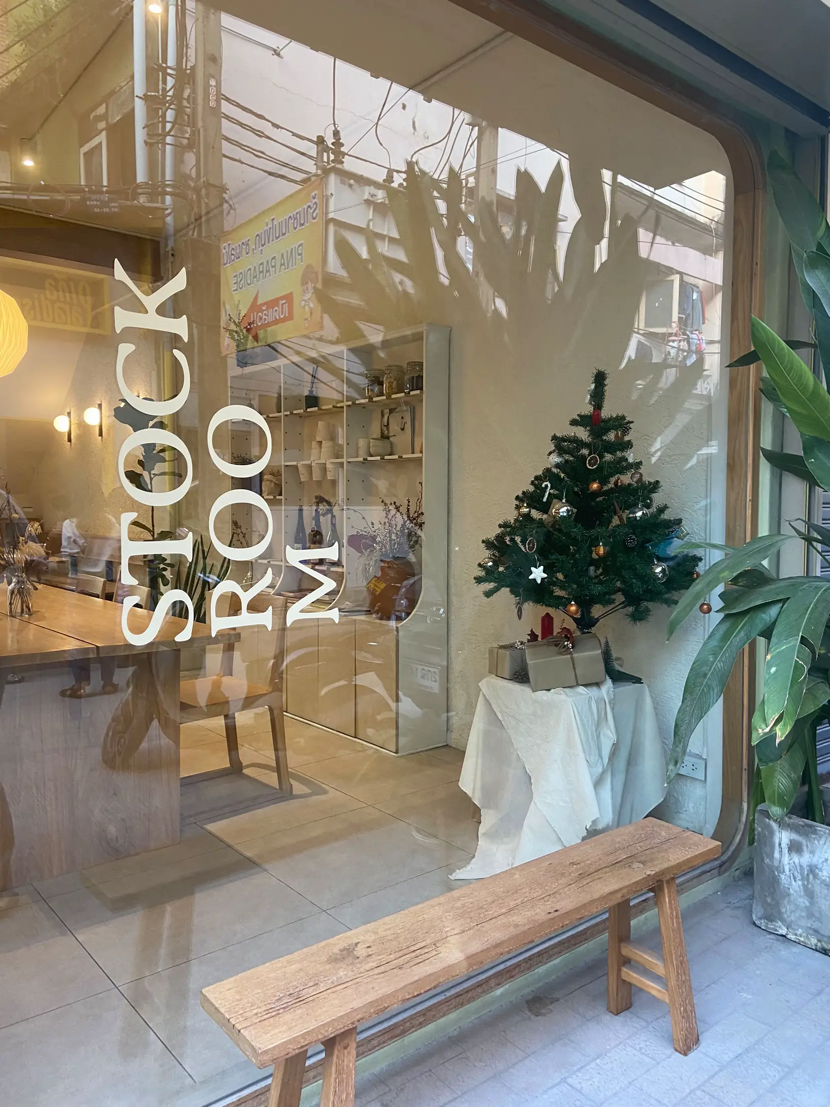 StockroomCafe ติดbtsราชเทวี คิ้วท์สุดๆ🥙สายbrunch ห้ามพลาด | แกลเลอรีที่ ...