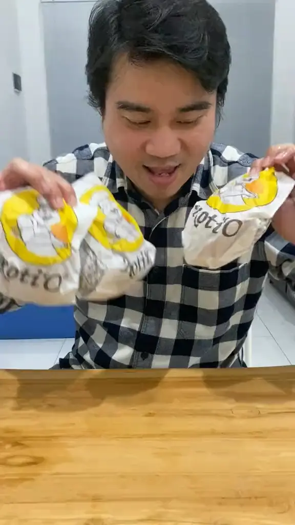 Roti-O atau roti Boy? | Video dipublikasikan oleh Ezra Dincht | Lemon8