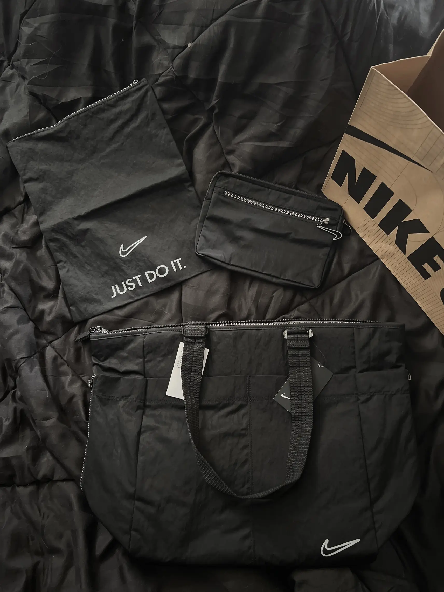 Nike bag 🖤 | แกลเลอรีที่โพสต์โดย Matilda Sven | Lemon8