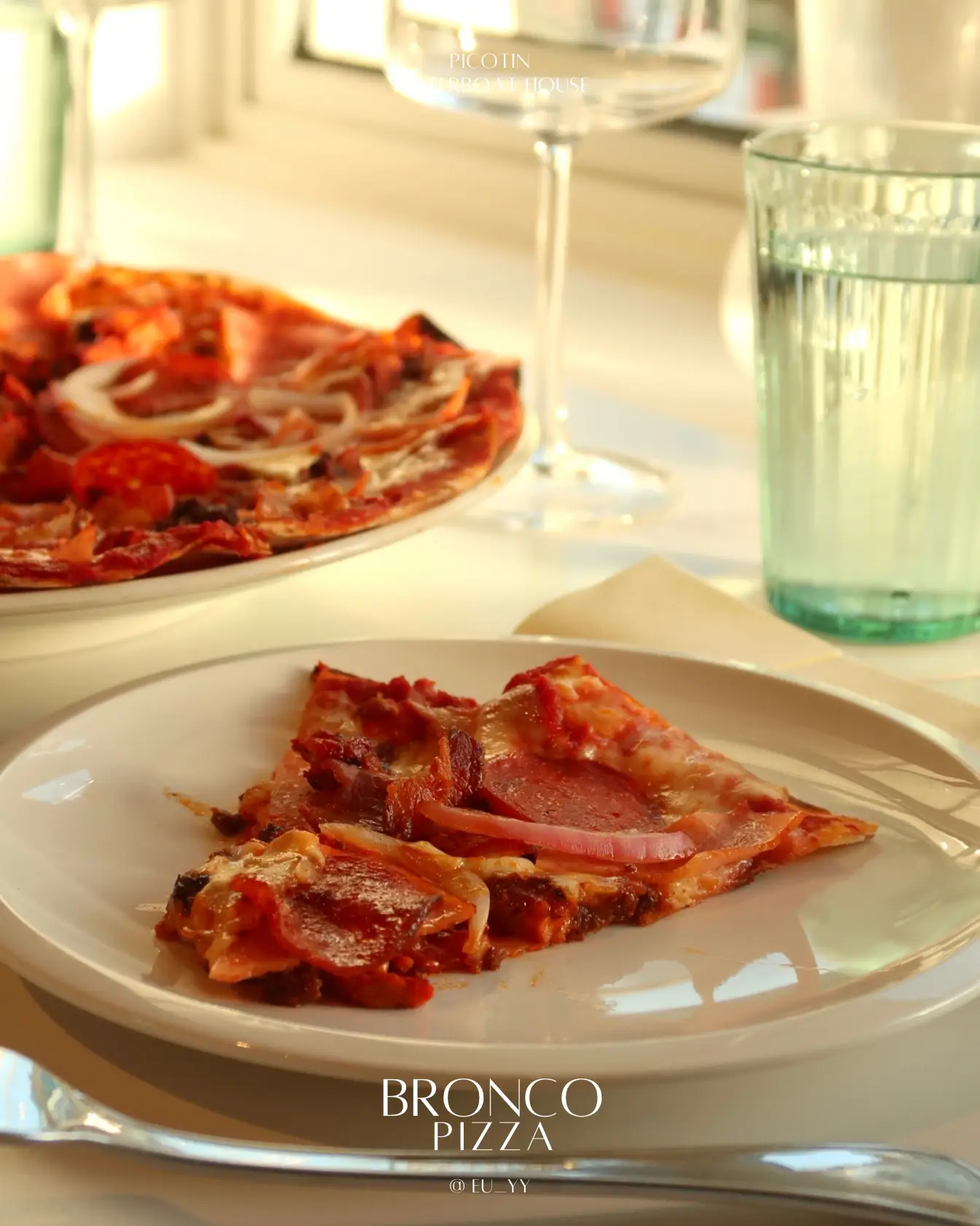 🚢Plan ur next dinner date on a waterboat house🥂 | Gallery posted by e u ...