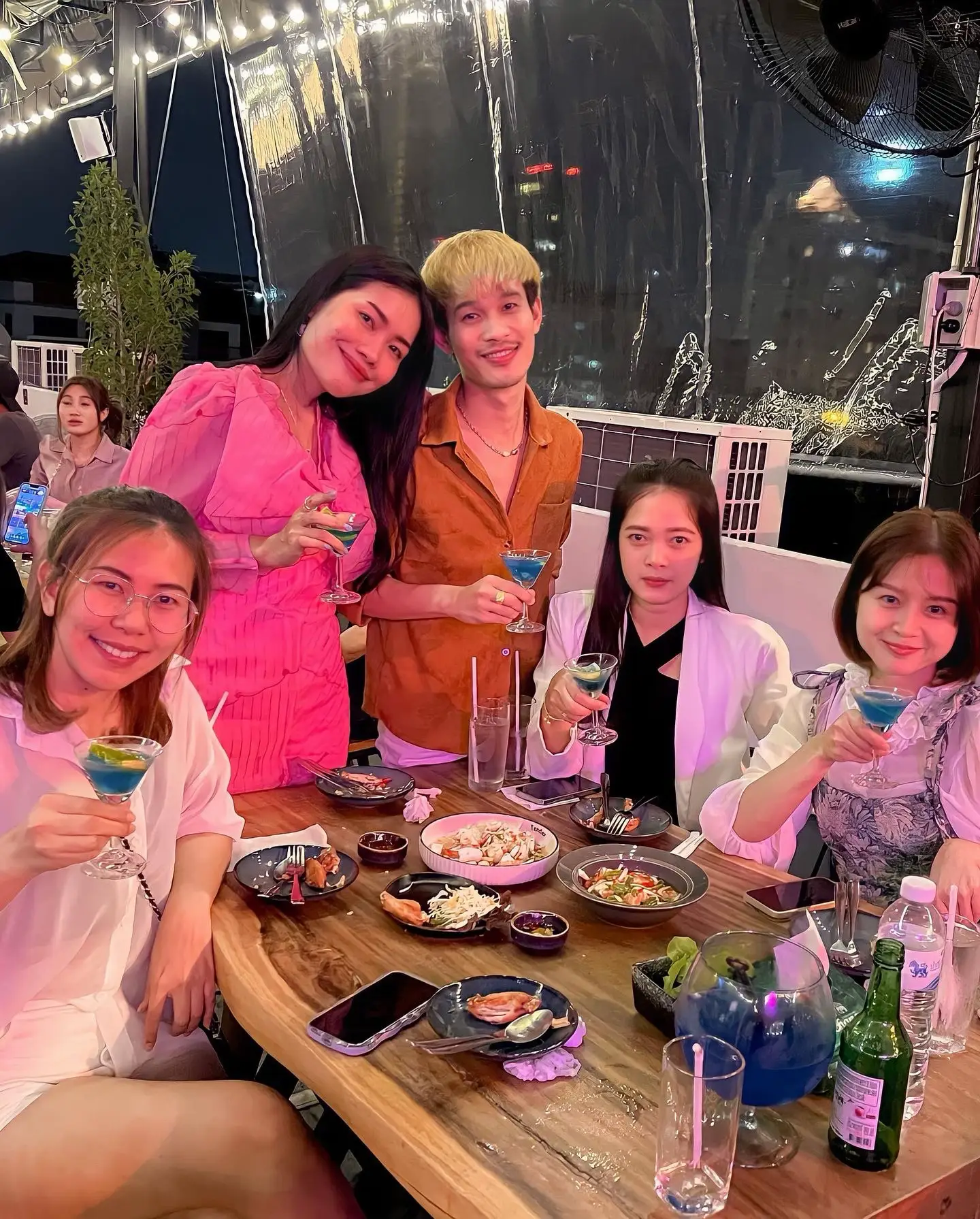 LaLoy Bar | แกลเลอรีที่โพสต์โดย AomPanida | Lemon8