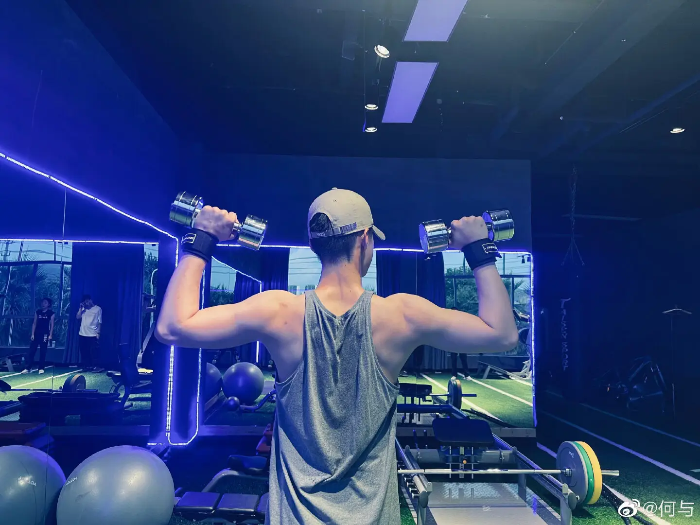 ประวัติ เหออวี่ He Yu พระเอกซีรีส์ ‘เจอกันนะเจ้าความรัก’ | แกลเลอรีที่ ...