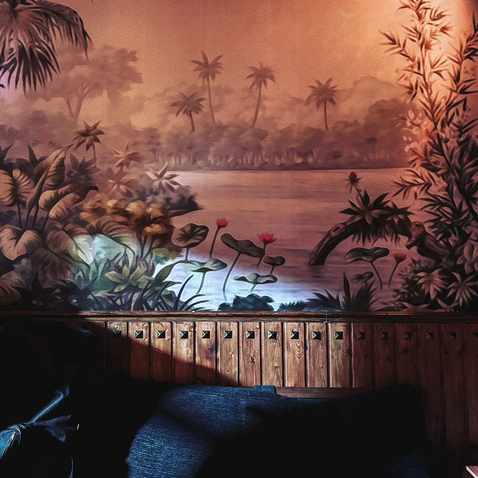 🍸 JAO.UN ดื่มด่ำแสงตะวันในยามค่ำคืน กับบาร์คาเฟ่โกดังเก่าร้อยปี 🌒 | แกล ...