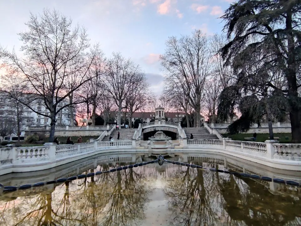 📸พาเที่ยวเมืองดีฌง (Dijon) เมืองติดชายแดนฝรั่งเศสกับสวิส 🌷 | แกลเลอรีที่โพสต์โดย Peach say Hi 🌼 ...