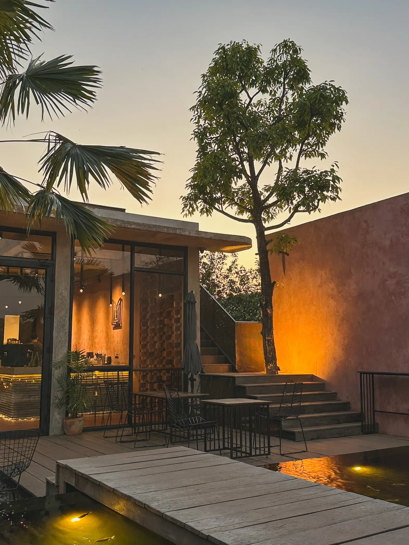 Yang : คาเฟ่โคราช ริมอ่างห้วยยาง | แกลเลอรีที่โพสต์โดย nantiger | Lemon8