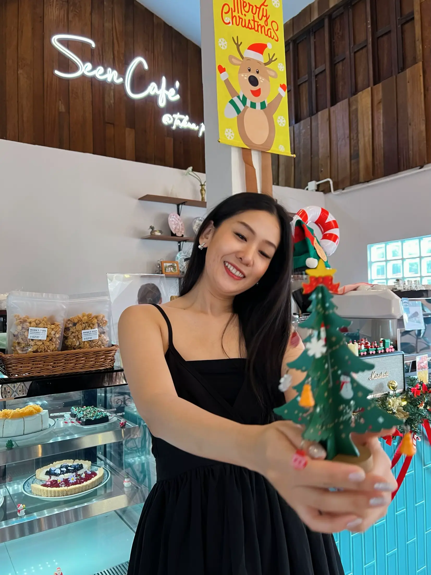 Seen Cafe at takua-pa 🎅 ️ | แกลเลอรีที่โพสต์โดย IMRIZA | Lemon8