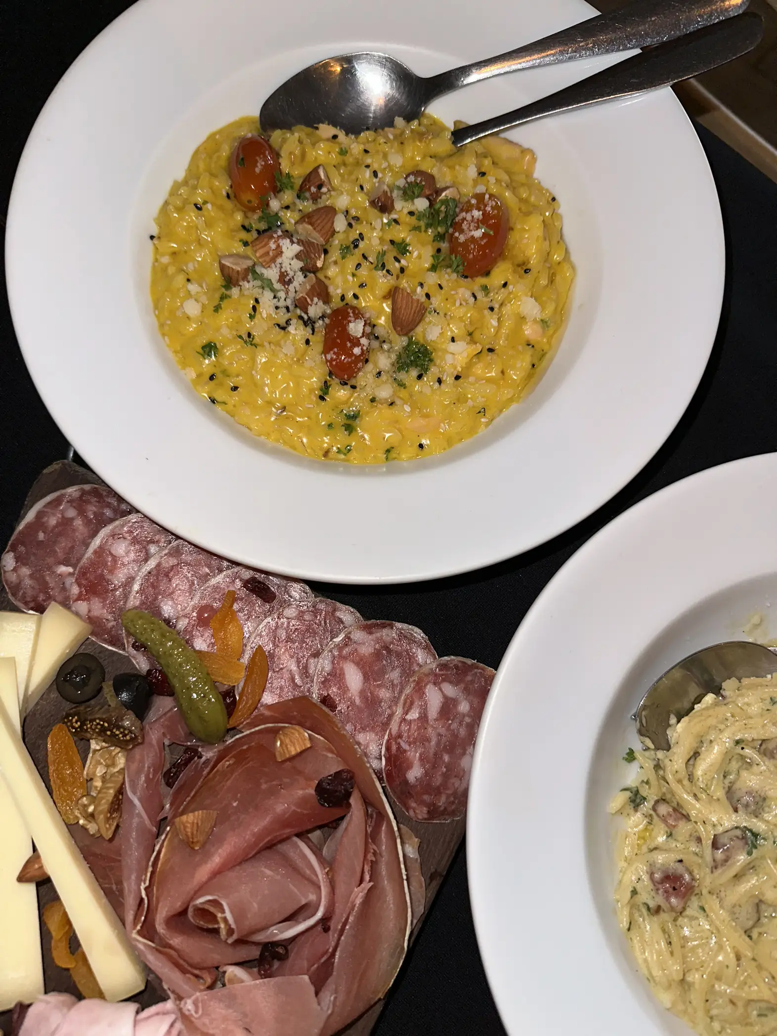 ร้านนี้ สายไวน์+cold cut ห้ามพร้อม!!! กับร้าน El Mercado | แกลเลอรีที่ ...