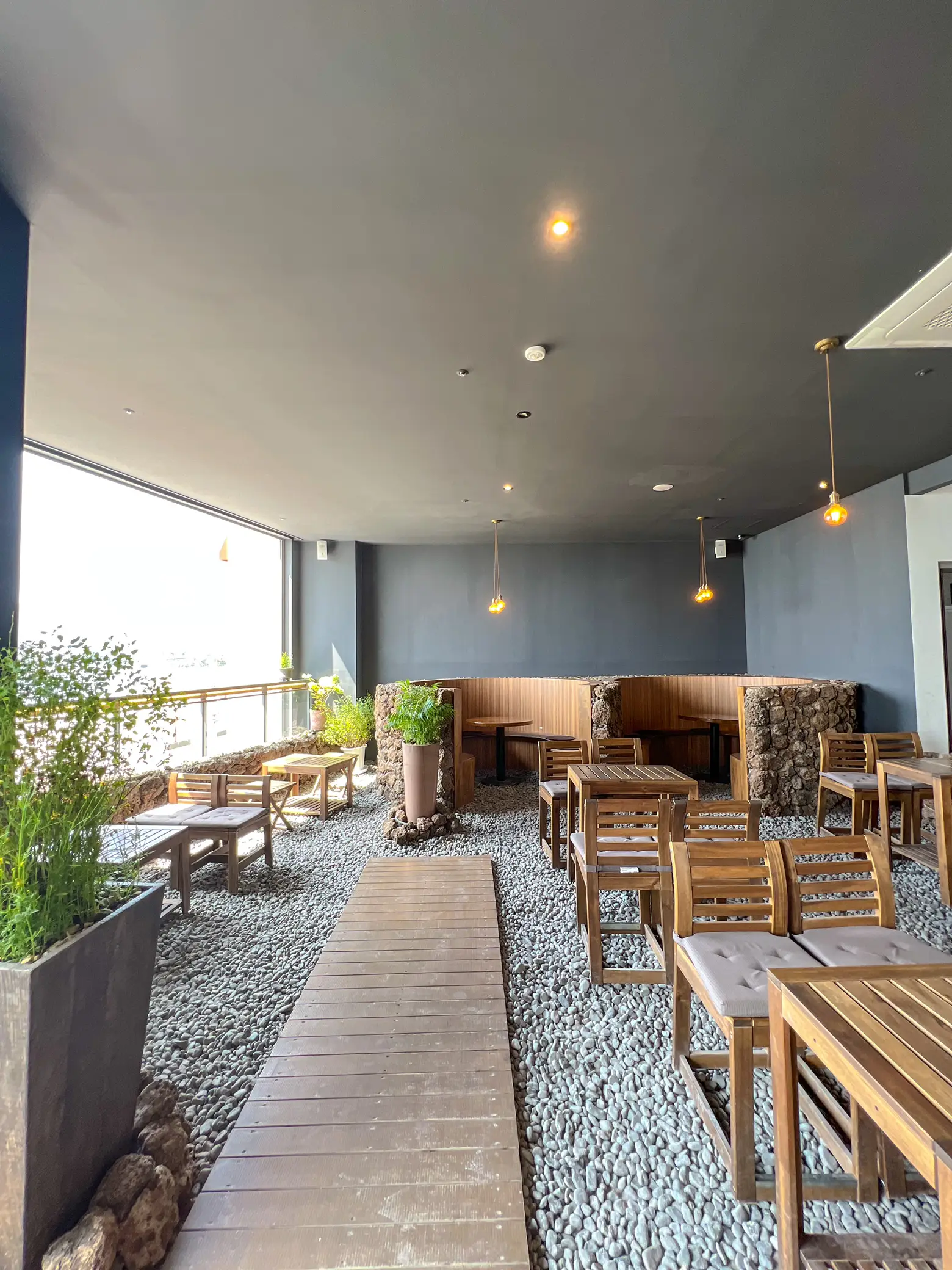 BUSAN: cake by the ocean! 🍰🌊 Jeju-inspired cafe | Gallery posted by ...