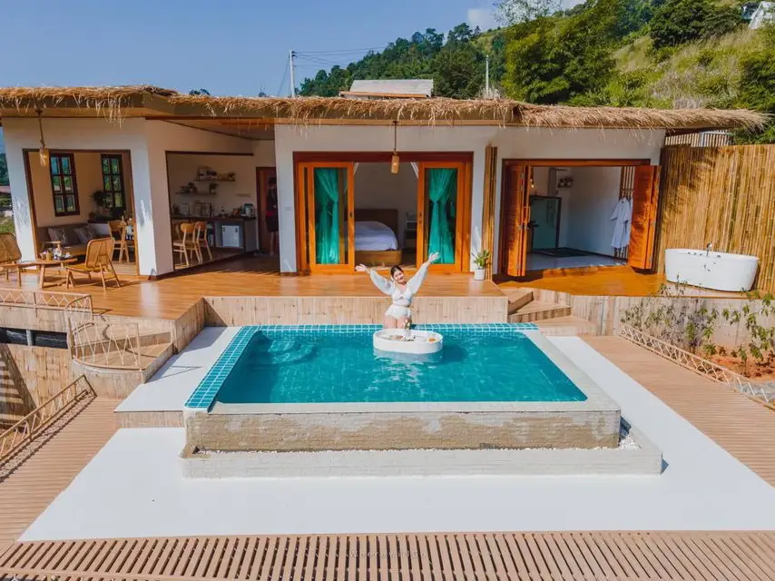 นอนพลูวิลล่าเปิดใหม่บนดอย อ.แม่แตง จ.เชียงใหม่ | แกลเลอรีที่โพสต์โดย WherewillGo | Lemon8