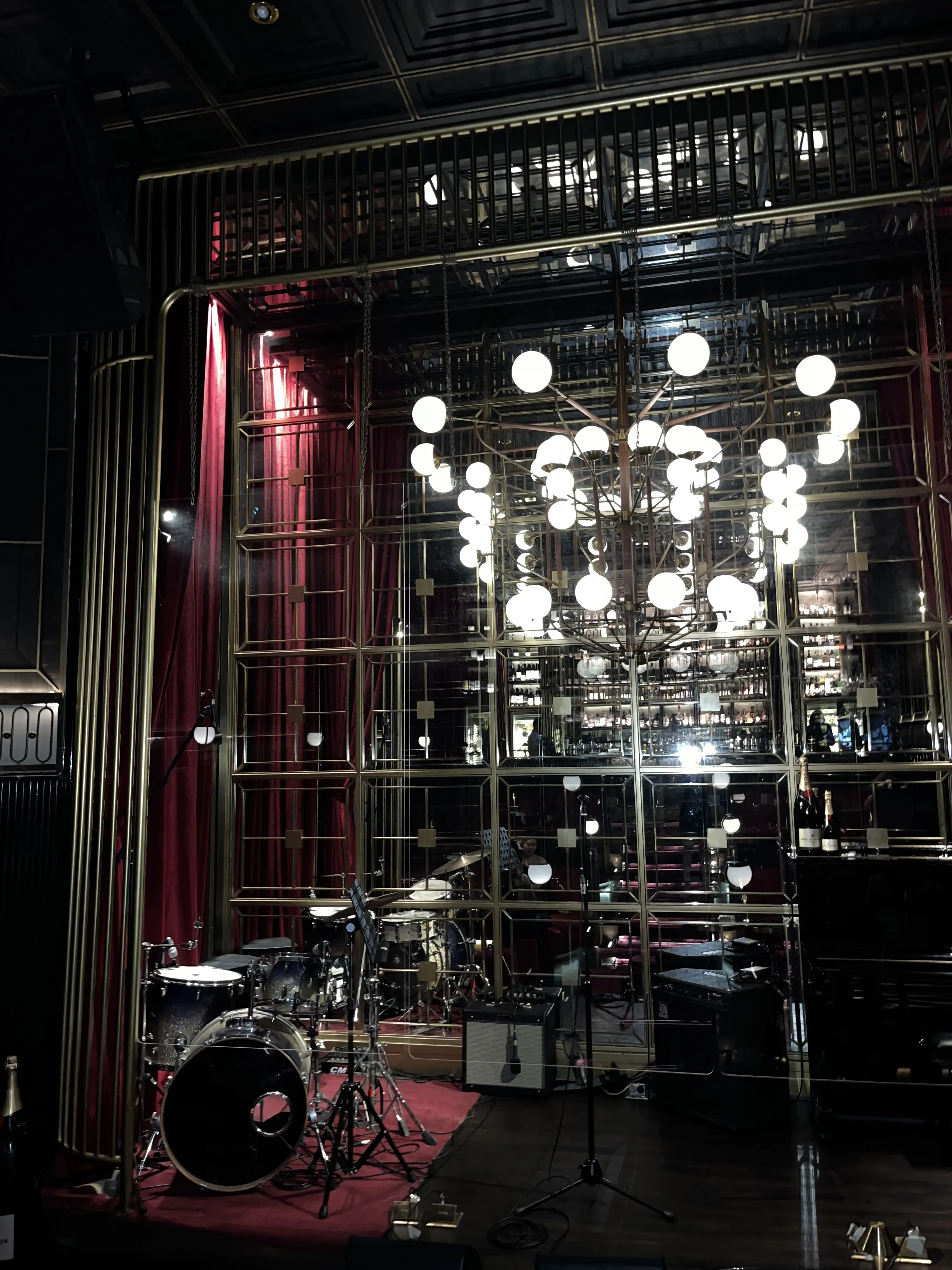 Crimson Room ️🥂 | บาร์แจ๊สสุดหรู ใจกลางกรุงเทพ | แกลเลอรีที่โพสต์โดย ...