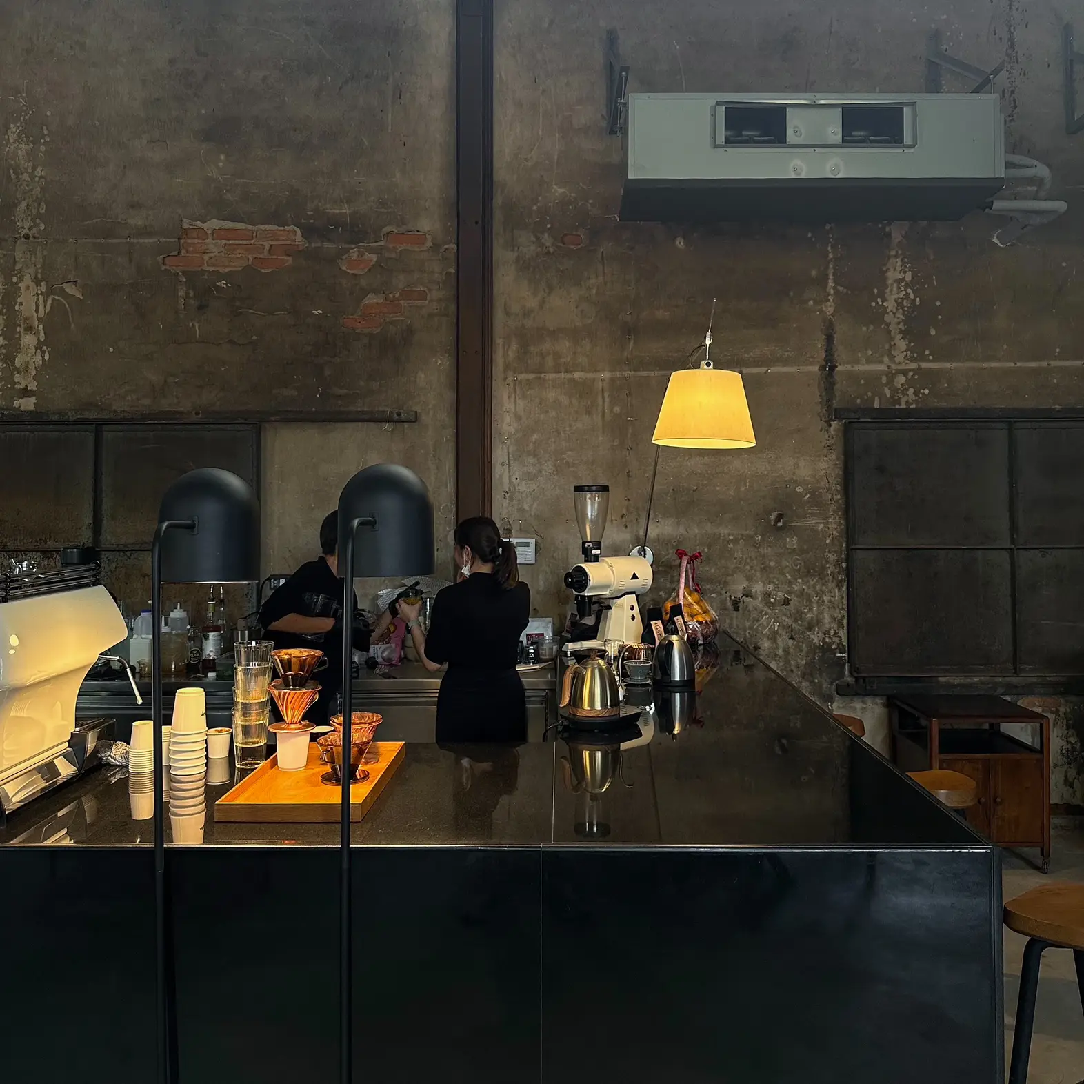 [คาเฟ่] Craftsman Roastery เปิดใหม่ร้านสวย เท่ ดิบ! | แกลเลอรีที่โพสต์ ...
