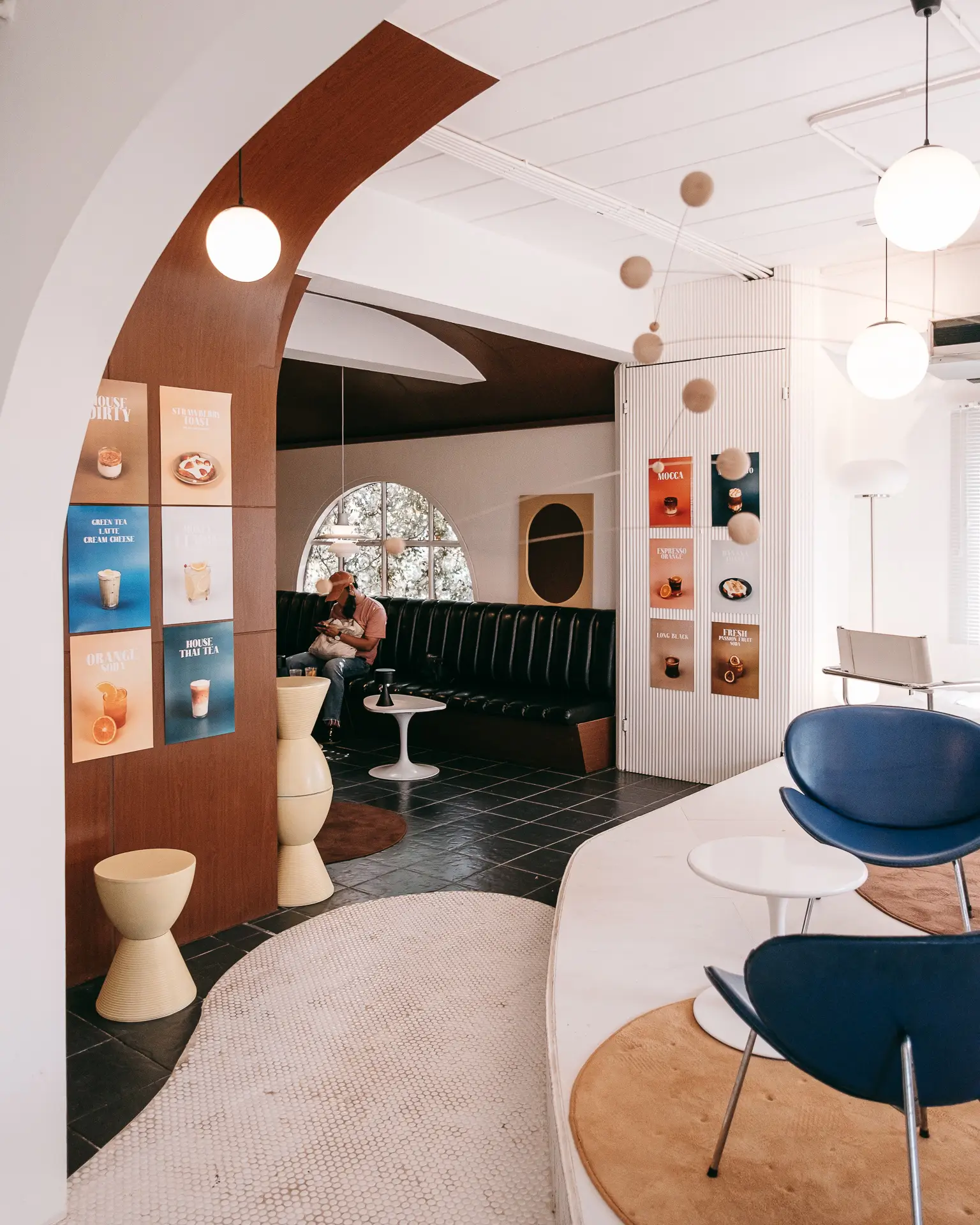 Elttil คาเฟ่ฟีลอาร์ตแกลเลอรีเปิดใหม่ย่านเอแบคบางนา | แกลเลอรีที่โพสต์ ...