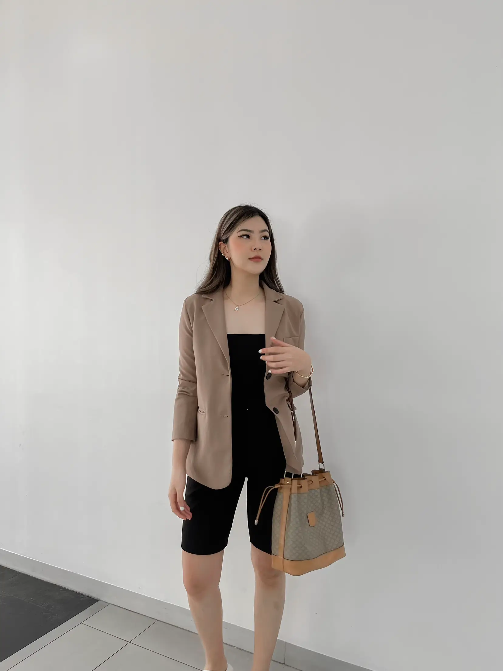 Working Outfit Ideas | Office OOTD | แกลเลอรีที่โพสต์โดย poppapnd | Lemon8