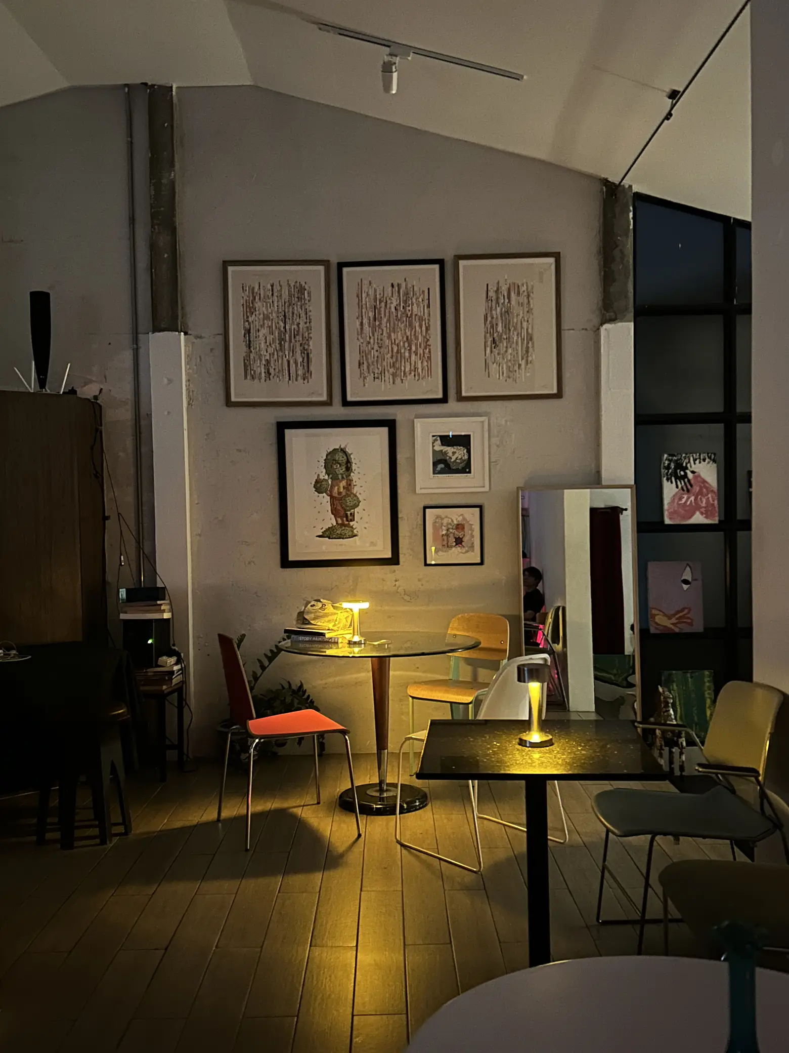 Burble Bar Housemate คอมมิวนิตี้สุดชิคย่านรามคำแหง 🖼️🍿🥂 | แกลเลอรีที่ ...