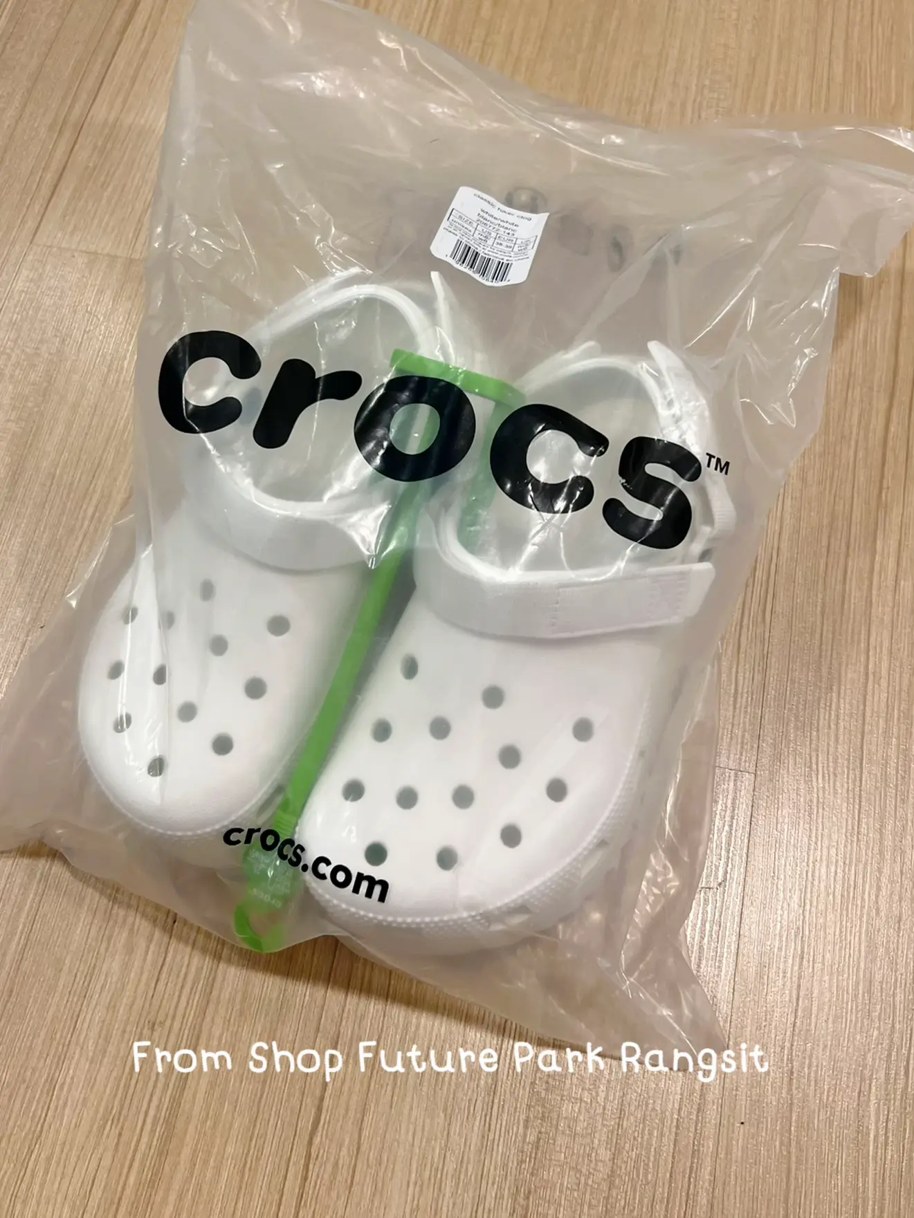 Unboxing Crocs Classic hiker clog | แกลเลอรีที่โพสต์โดย ttanggkwa | Lemon8
