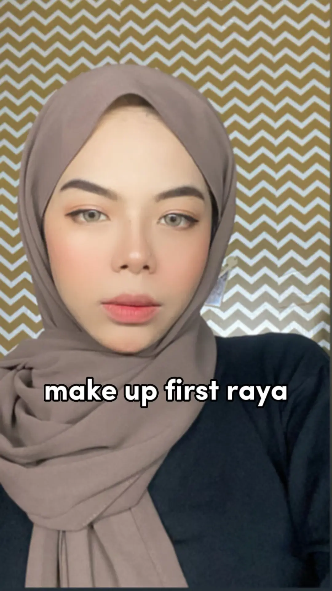 Toturial make up first raya | Video diterbitkan oleh maliaayusoff_ | Lemon8