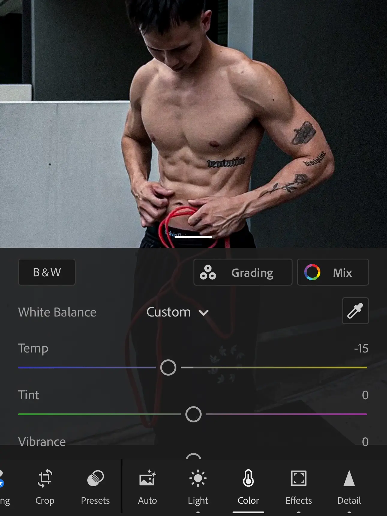 แต่งภาพด้วยมือถือโทรอุ่น โทนเย็น Lightroom | แกลเลอรีที่โพสต์โดย Back to Basic | Lemon8