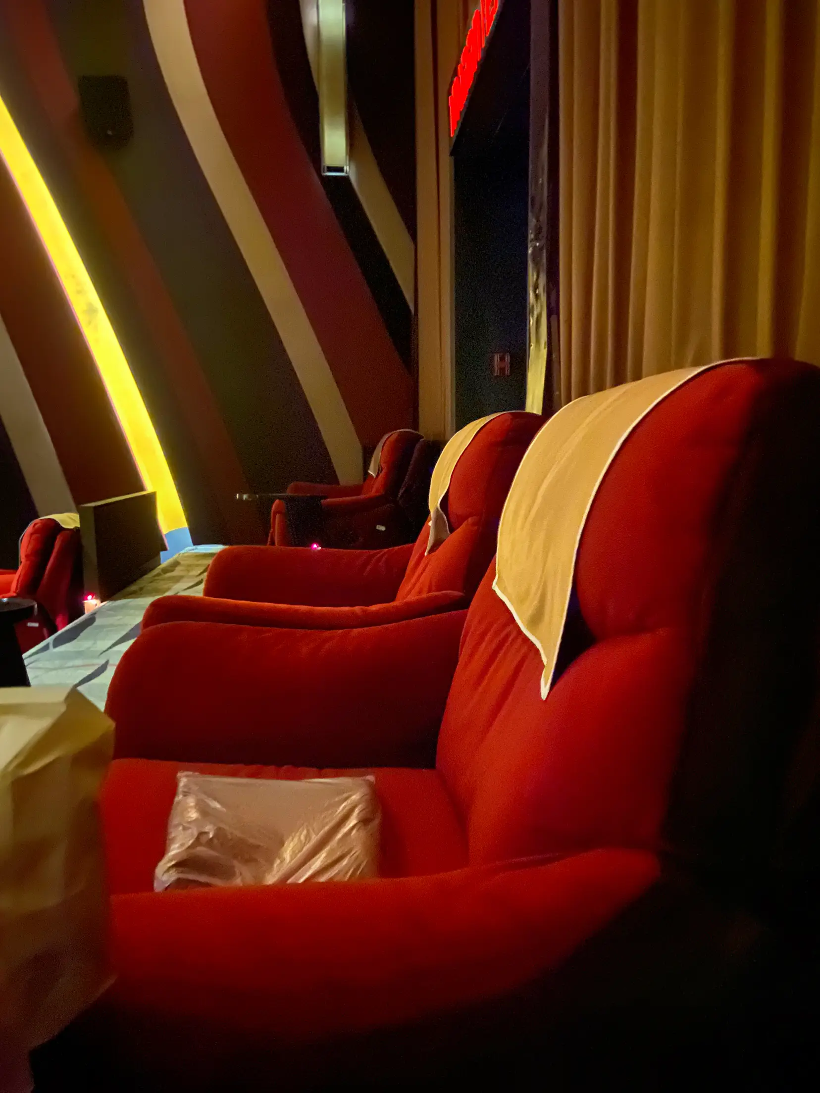 😙ประสบการณ์การดูหนัง sf firstclass ครั้งแรกกก😙 | แกลเลอรีที่โพสต์โดย รีวิวตามสะดวก | Lemon8