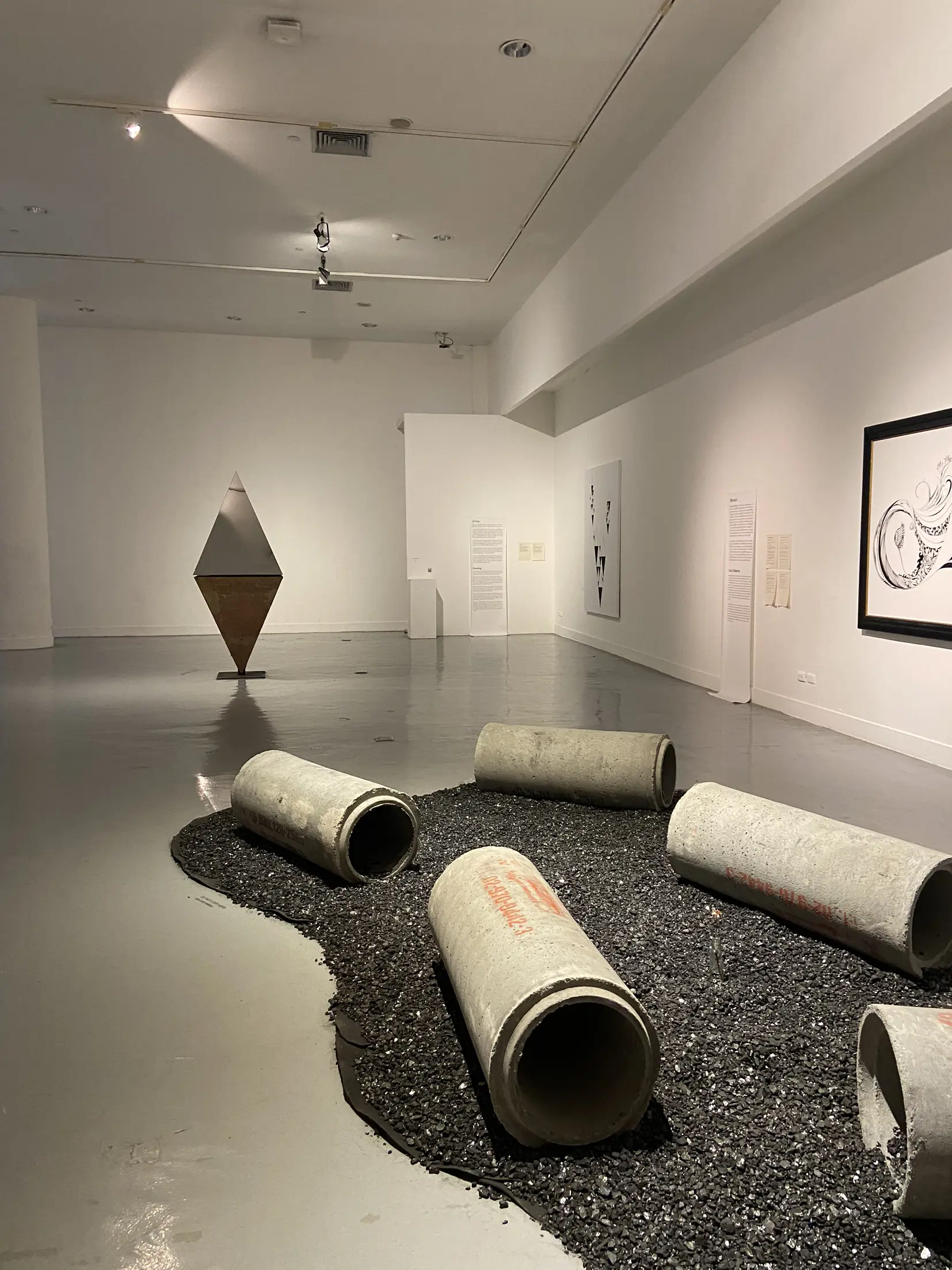 BACC ไปเดินเล่นหอศิลป์กัน 🖤 | แกลเลอรีที่โพสต์โดย Tinakirana_ | Lemon8