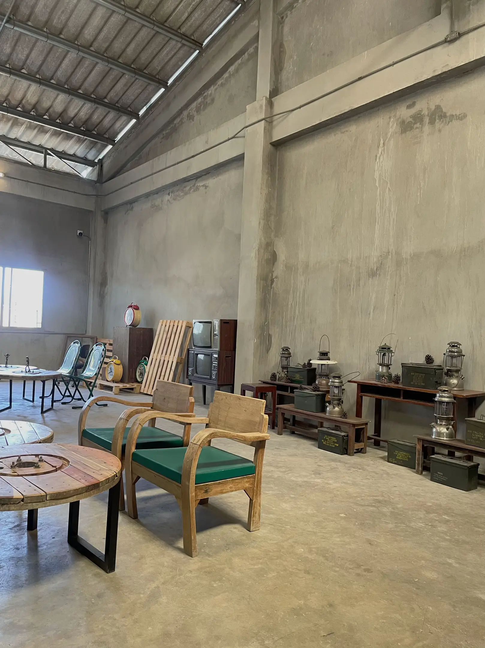 UPSET : COFFEE MADNESS คาเฟ่สไตล์ลอฟท์ จ.นครสวรรค์ ☕️ | แกลเลอรีที่ ...