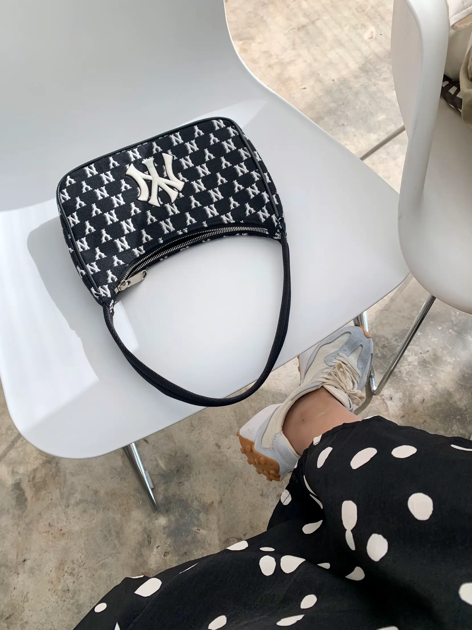 ใบนี้ใช้โคตรคุ้ม! Complete L👀k กับ กระเป๋า MLB | แกลเลอรีที่โพสต์โดย Sapunn | Lemon8