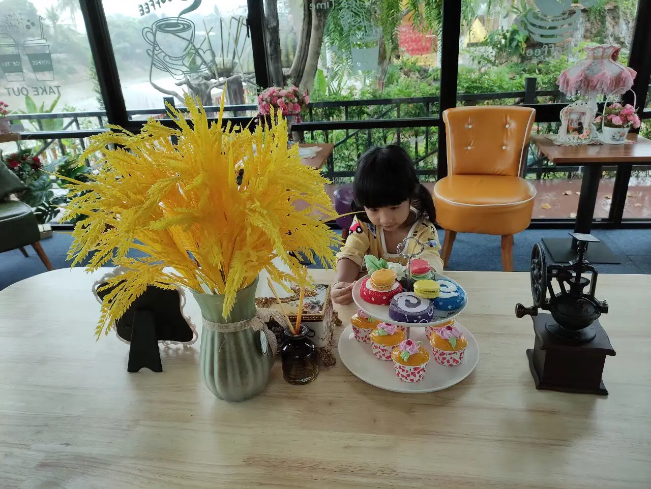 ร้านกาแฟใกล้บ้าน (วัดทรงเสวย)💖☕️ | แกลเลอรีที่โพสต์โดย Mae’Pu🌻 | Lemon8