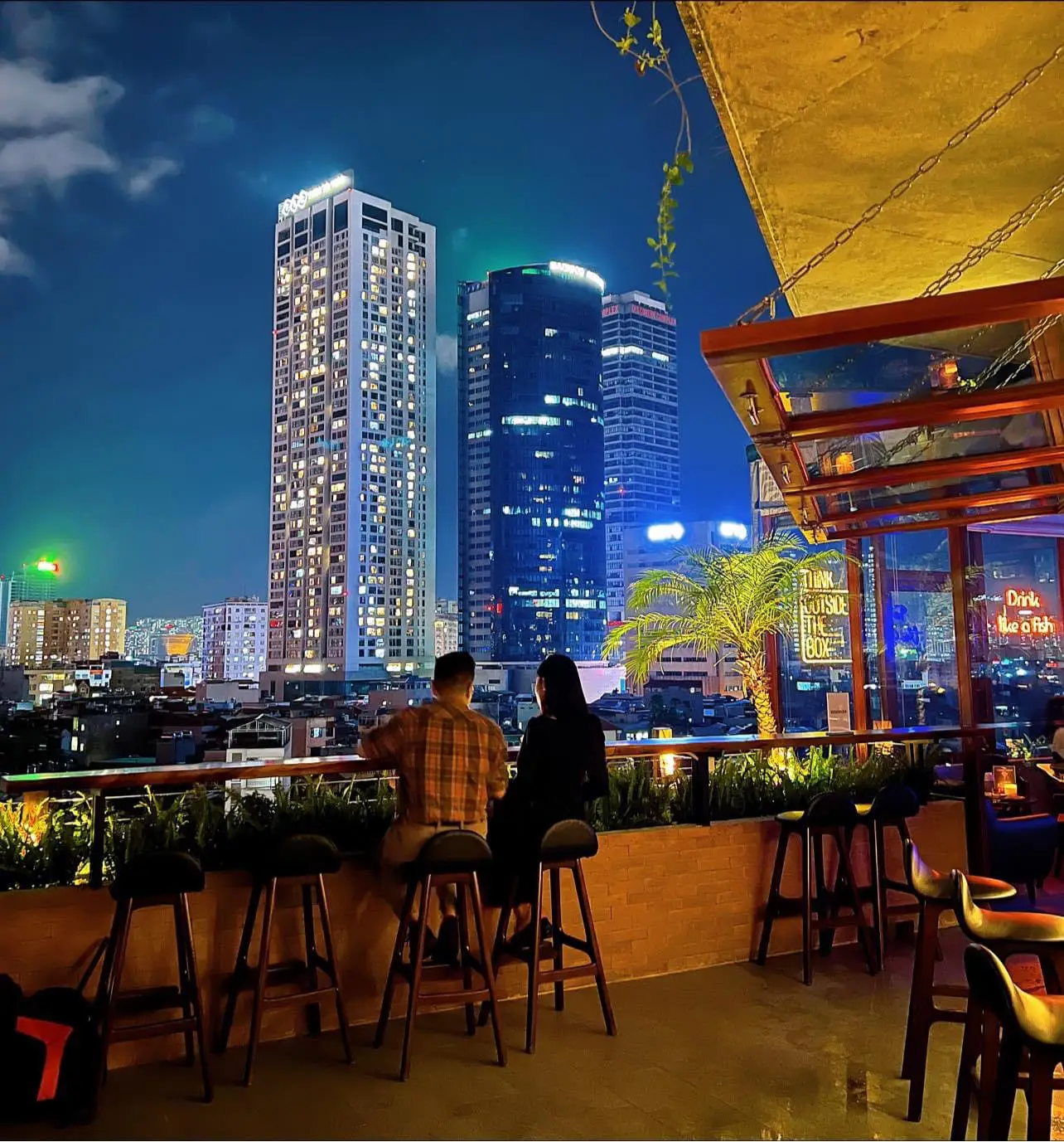 Pub rooftop view toàn cảnh khu Cầu Giấy | Bộ sưu tập do viettiptop đăng ...