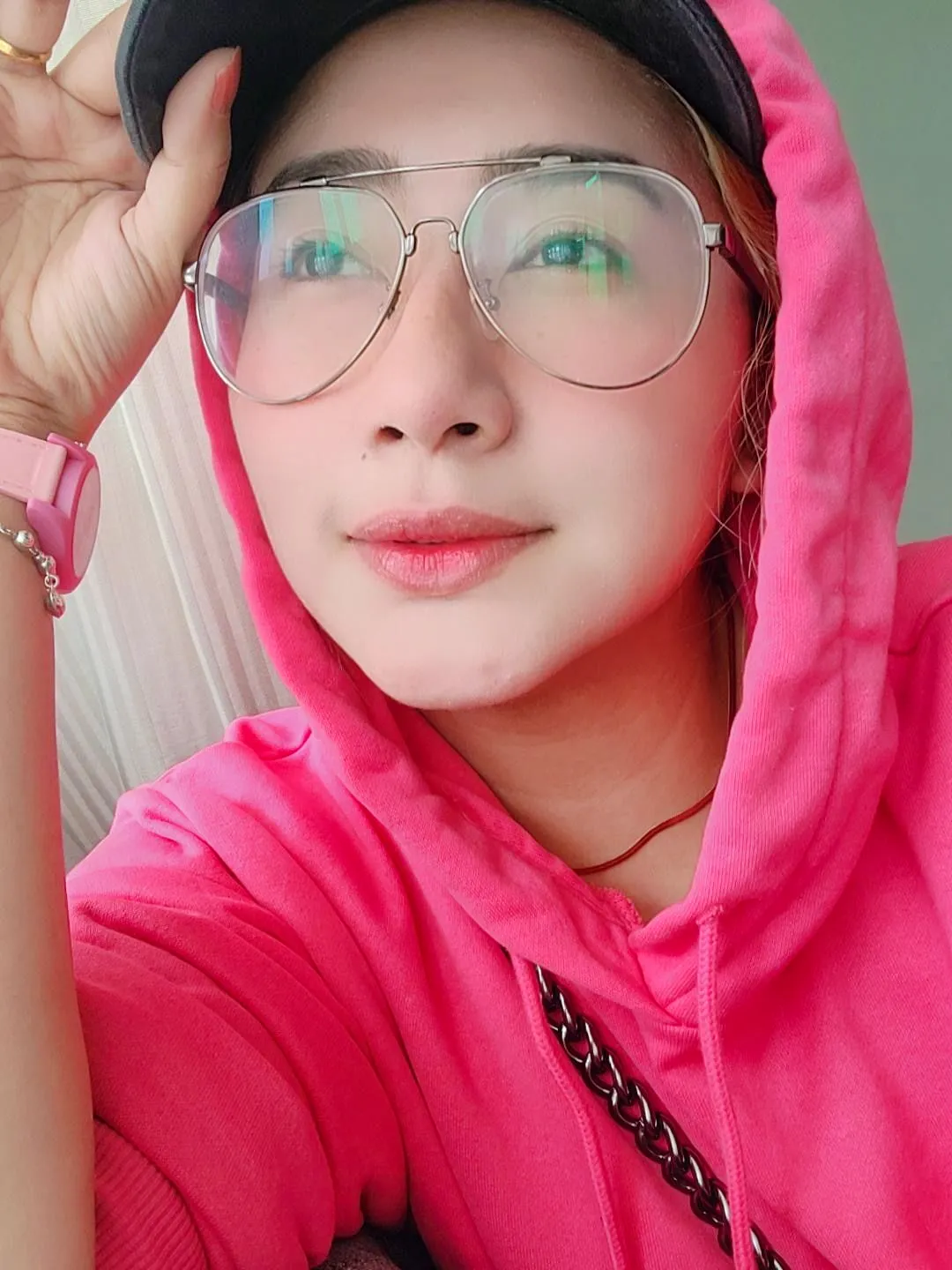 simple and catchy with pinky hoodie💗💗 | แกลเลอรีที่โพสต์โดย i am Zetty | Lemon8