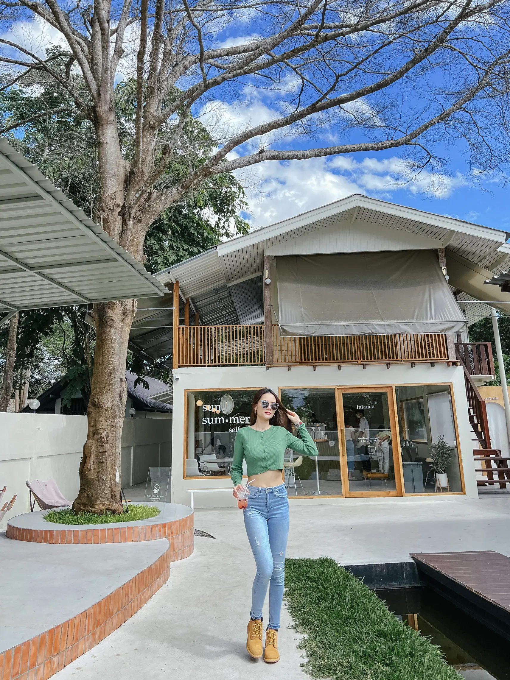 Cafe Posted ideas Ep.2 Come here. 💖😊 10 poses. | Gallery posted by Nutt | Lemon8