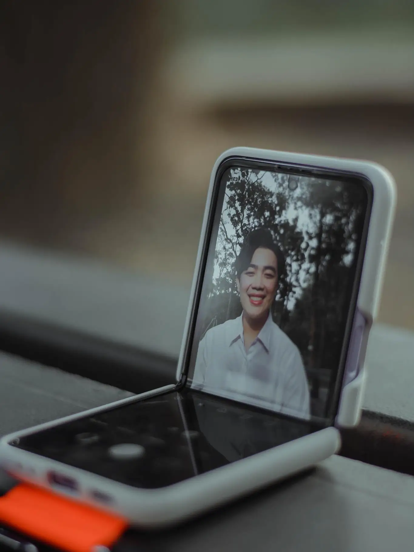 Zflip4 ใกล้จะมาส่งเเล้วขอป้ายยาด้วยความรู้สึกจากรุ่นก่อนนะค้าบ | แกลเลอ ...