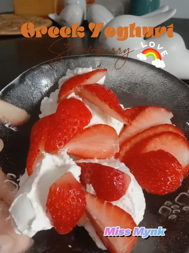 Greek Yogurt ของมันต้องกิน 🥰 | วิดีโอที่เผยแพร่โดย Miss M Y N K | Lemon8