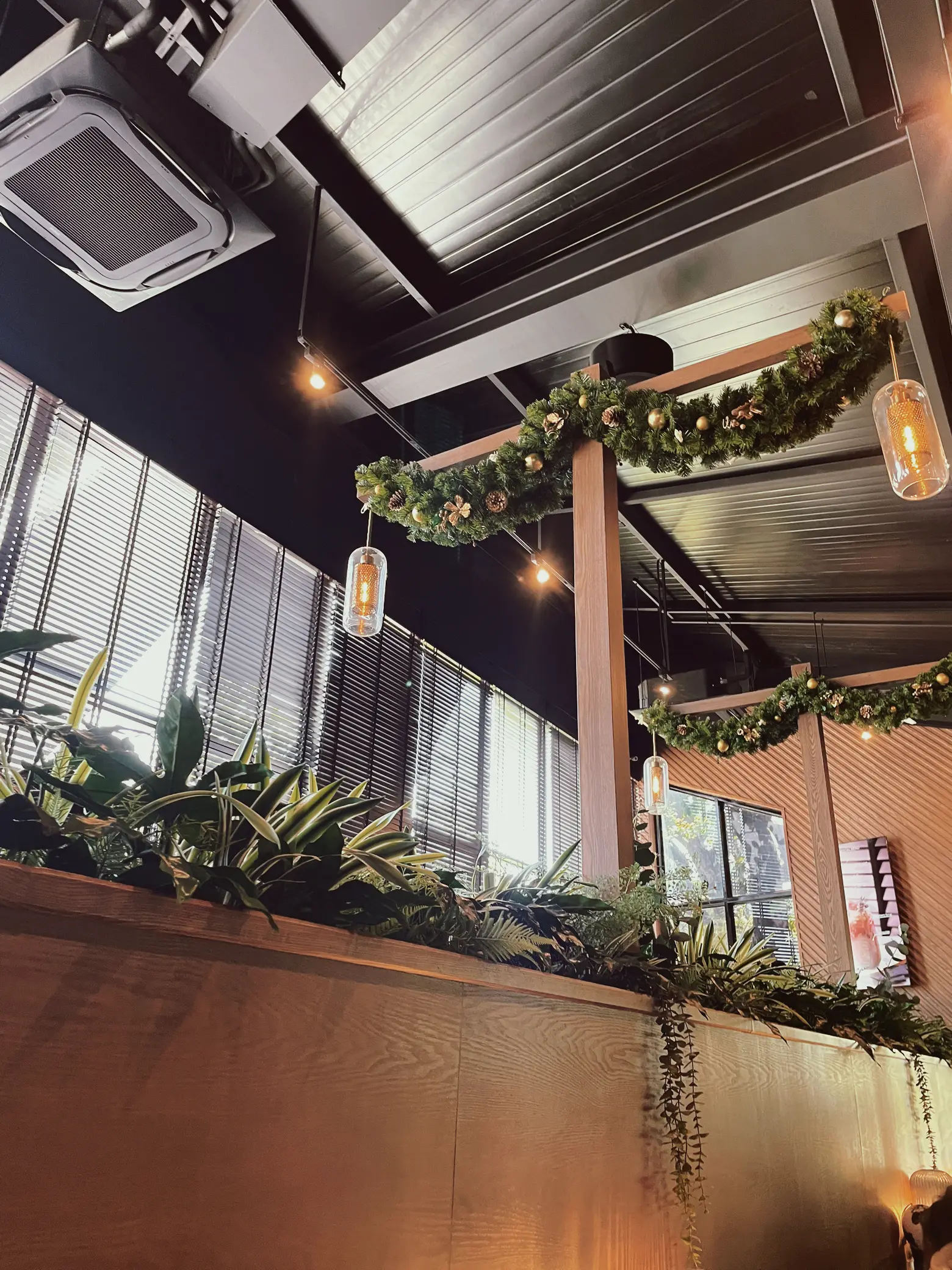 Wisp (Wisp) Restaurant and Cafe, Camp House, Rayong Mon | Gallery ...