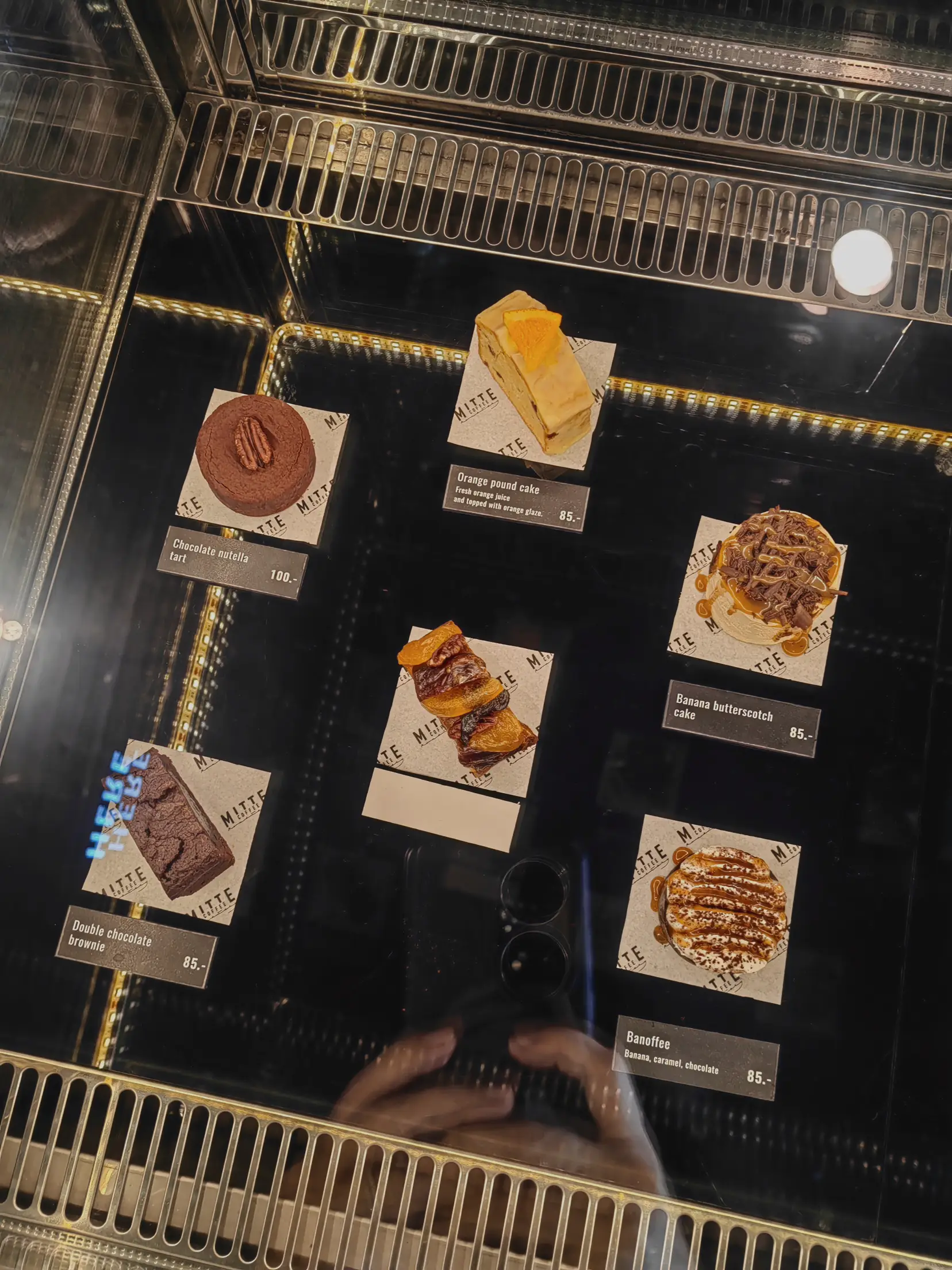 Mitte Coffee ☕️🖤คาเฟ่สีดำสายดาร์กสุดเท่ย่านแจ้งวัฒนะ | แกลเลอรีที่โพสต์ ...