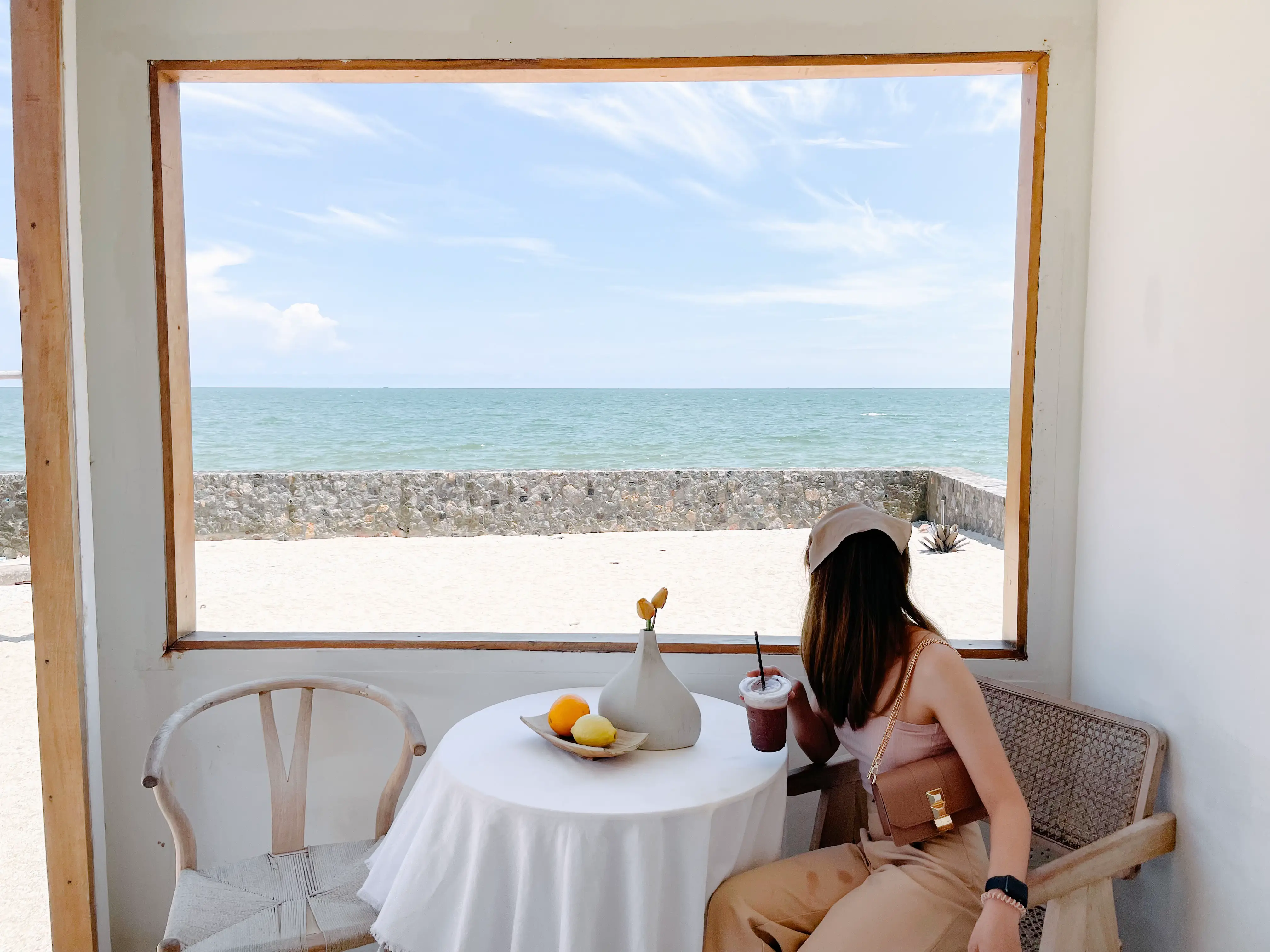 𝙏𝙐𝙈𝙇𝘼𝙔 𝘾𝘼𝙁𝙀 & 𝘽𝘼𝙍 | Gallery posted by Natt | Lemon8