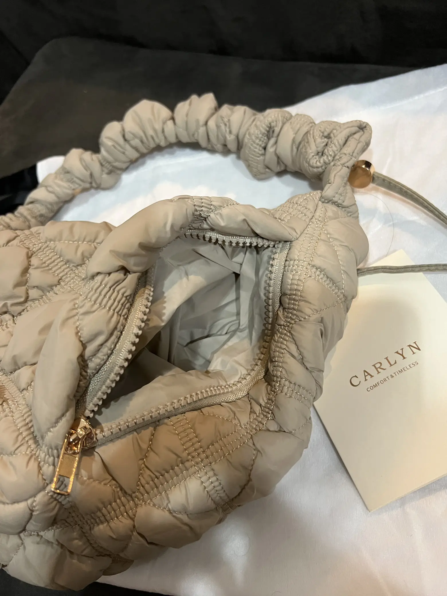 รีวิว Carlyn Cozy Bag - EP.3 💗 | แกลเลอรีที่โพสต์โดย nanan | Lemon8