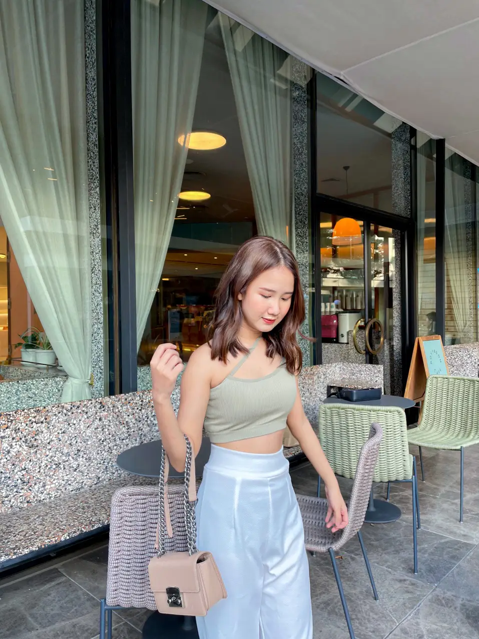 พาถ่ายรูปตามรอยพีพี กฤษฏ์ @BOYY & SON Cafe’💖 | แกลเลอรีที่โพสต์โดย Bellbellizz | Lemon8