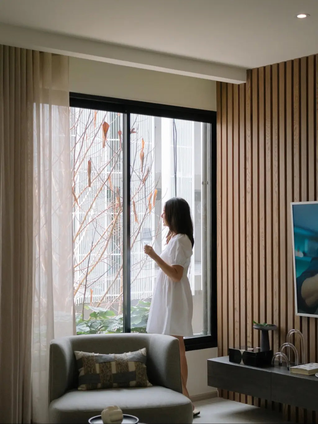 home office ที่น่าอยู่ที่สุดในตอนนี้! 💻🏙 | แกลเลอรีที่โพสต์โดย lbzero | Lemon8