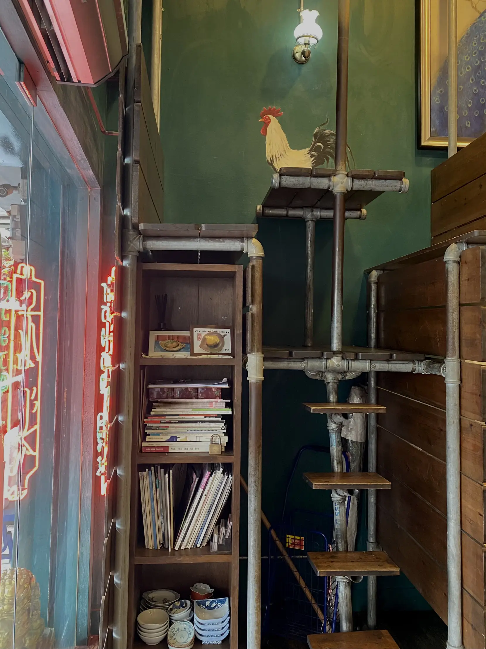 climbing up to your table at 龙头, Bkk | Gallery posted by mello | Lemon8