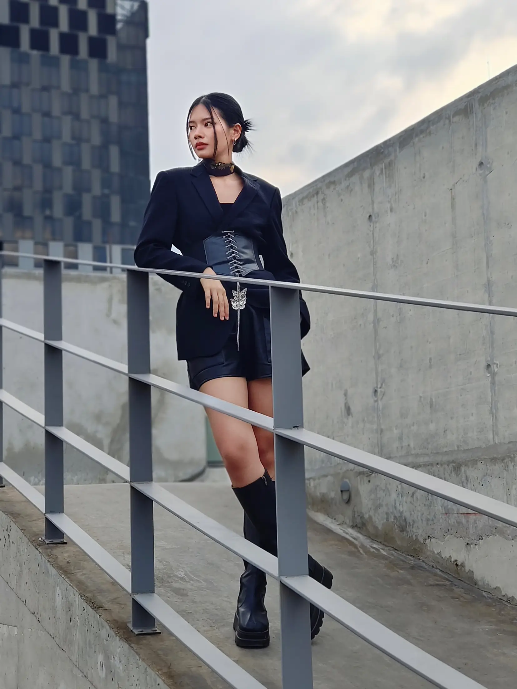 📌รวม9ลุค All Black OOTD สำหรับคนLoveสีดำ🖤 | แกลเลอรีที่โพสต์โดย Rattiyakorn M | Lemon8