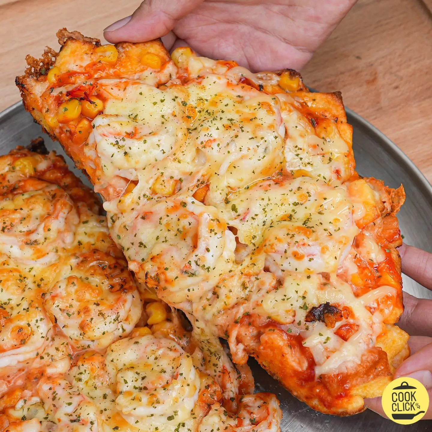 ทำขนมปังพิชซ่าหน้ากุ้งชีส | แกลเลอรีที่โพสต์โดย @Boy CookClick | Lemon8